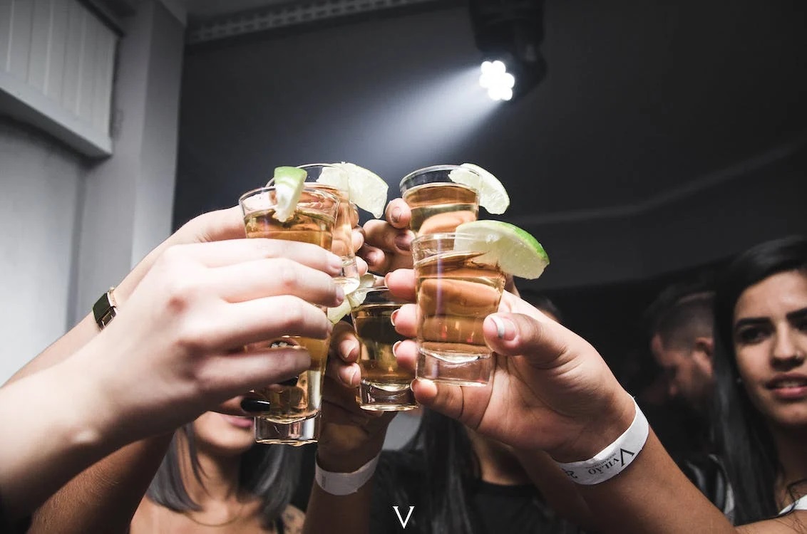 Never Been Into a Bar Hopping Before? Here’s The Ultimate Guide to Bar ...